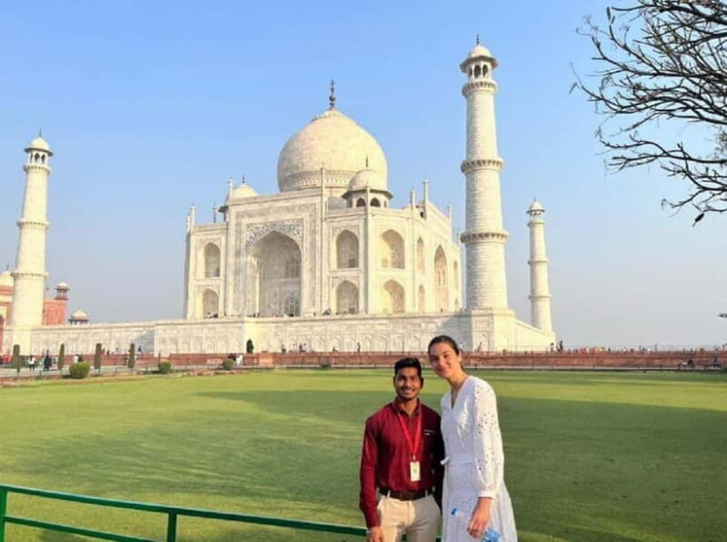 From Delhi: Taj Mahal & Agra Fort Day Tour with Female Guide - Agra Fort: A Majestic Fortress