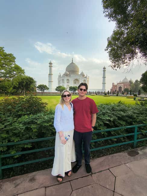 From Delhi : Taj Mahal & Agra Private Day Trip with 5* Meal - The Experience in Detail