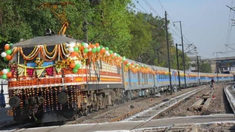 From Delhi: Taj Mahal & Agra Tour By India's Fastest Train - Considerations for Travelers
