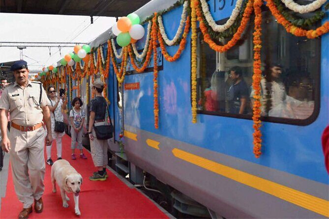 From Delhi Taj Mahal and Agra Fort Private Tour By India's fastest Train - Who Is This Tour Best Suited For?