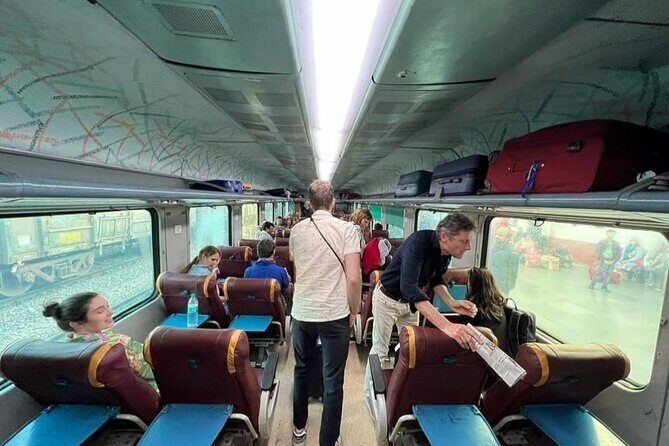 From Delhi: Taj Mahal and Agra tour by Superfast Train - Return Journey to Delhi