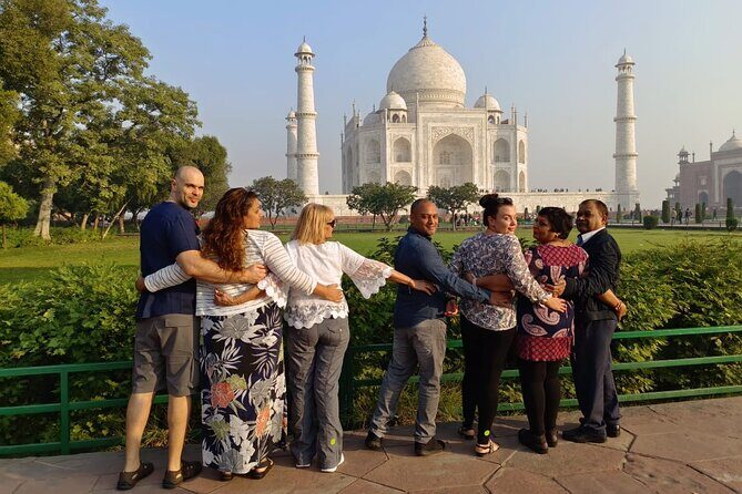 From Delhi: Taj Mahal Day Tour With Traditional Dress - Key Points