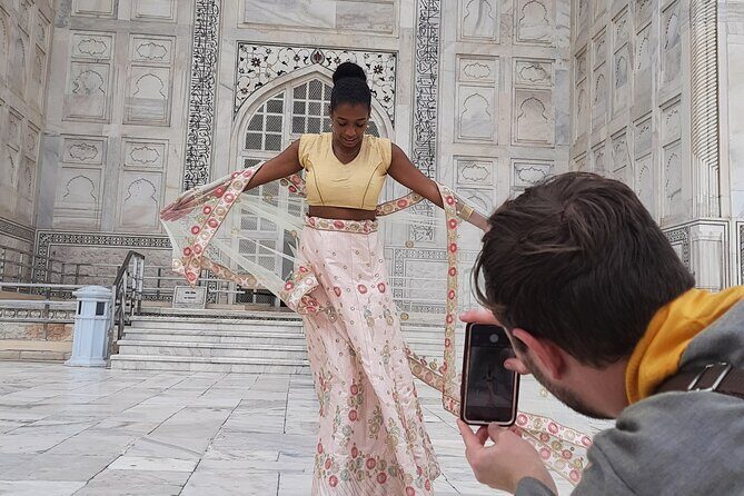 From Delhi : Taj Mahal Photoshoot in Indian Ethnic dresses - Frequently Asked Questions