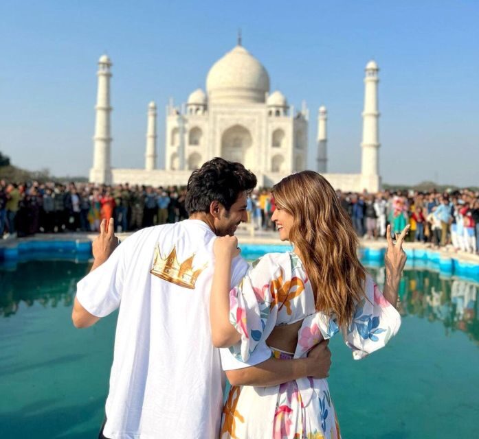 From Delhi: Taj Mahal Tour with Professional Photographer - Inside the Taj Mahal: What to Expect