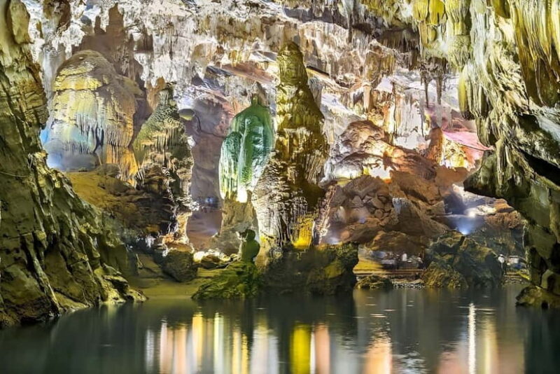 From Dong Hoi: Paradise Cave, Phong Nha Cave Tour, and Lunch - An In-Depth Look at the Experience