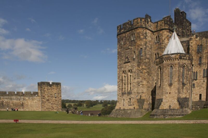 From Edinburgh: Alnwick Castle and Scottish Borders Tour - How This Tour Works for Different Travelers