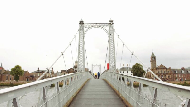 From Edinburgh: Loch Ness & Inverness Tour in Spanish - FAQ