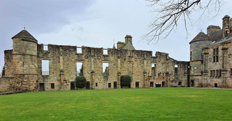 From Edinburgh: Outlander Filming Locations Private Day Tour - Blackness Castle — The Ship That Never Sailed