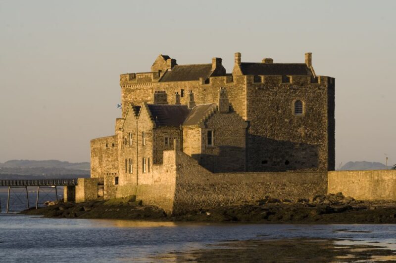 From Edinburgh: Outlander Full-Day Tour in Spanish - Transportation and Group Experience
