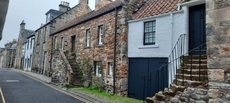 From Edinburgh: Private Outlander location tour - The Allure of the Outlander Experience