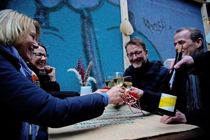 From Eigelstein to Nippes: city tour and wine hike - Authenticity and Local Flavor