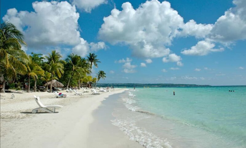 From Falmouth/Ocho Rios: Negril Beach and Catamaran Cruise - The Ricks Cafe Experience