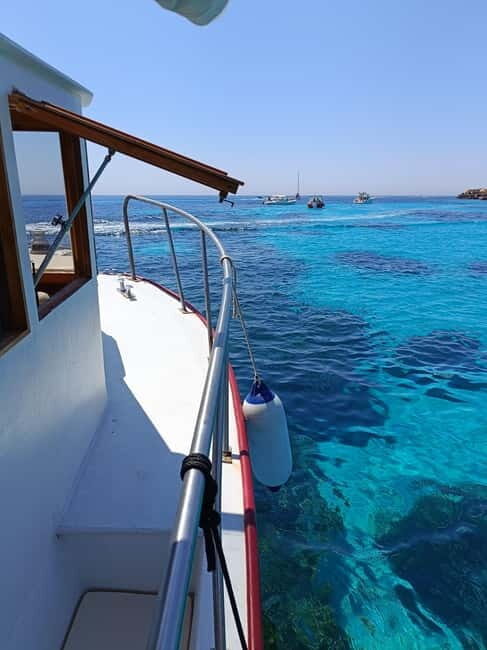 FROM FAVIGNANA: Authentic Favignana on a traditional boat, without rushing. - An inviting introduction to Favignanas coastline