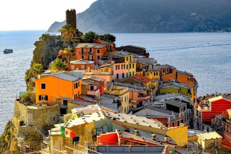 From Florence: Cinque Terre guided tour with Lucca - Discovering The Best of Cinque Terre and Lucca