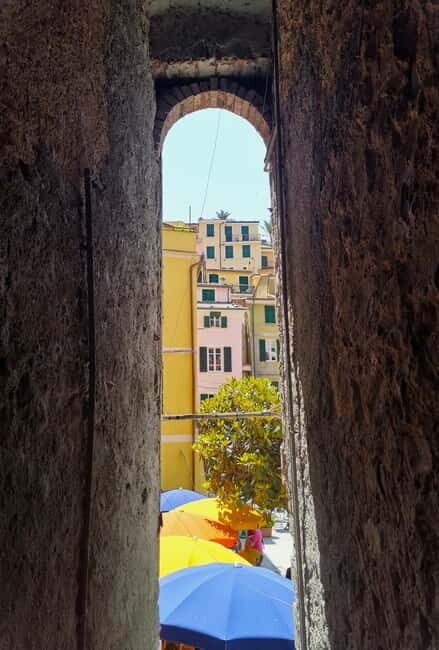 From Florence: Small-group to Cinque Terre and Pisa Day Tour - Guides and Experience