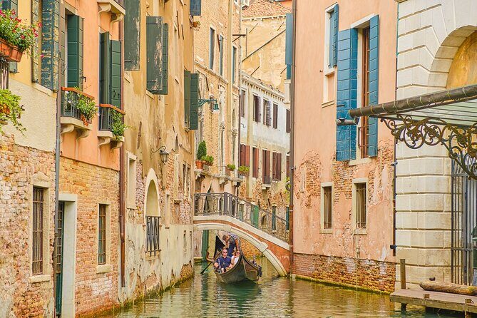 From Florence to Venice: A Day Trip to the Floating City - The Canals and Gondola Ride (Optional)