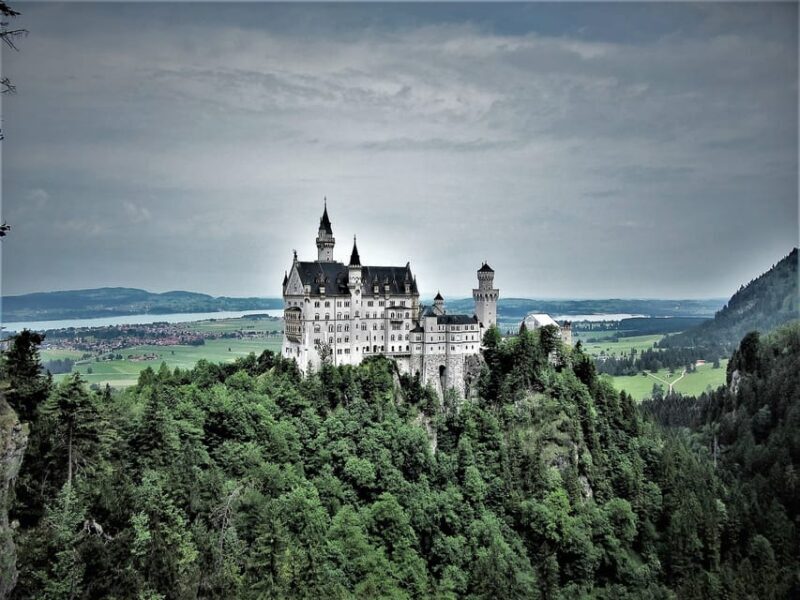 From Füssen: Neuschwanstein & Linderhof Castles Private Tour - Horse-Drawn Carriage Ride: A Romantic Return