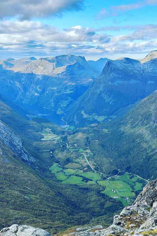 From Geiranger: Dalsnibba & Eagle Road Private Tour & Picnic - What Travelers Say