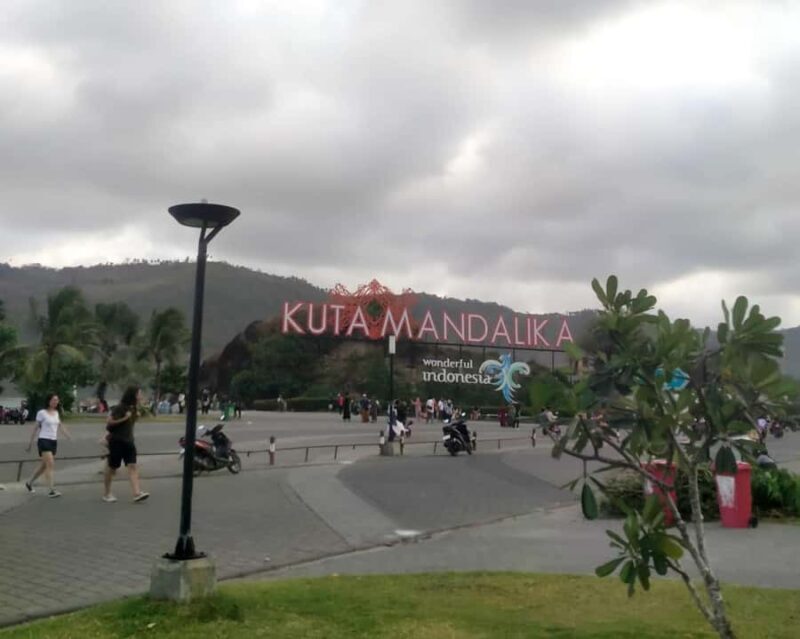 From Gili Island : Lombok Beaches and Culture Tour - Who Would Enjoy This Tour Most?