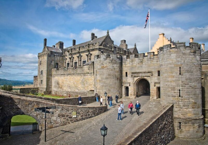 From Glasgow; Stirling and Scenic District 7 Hour Tour - An Authentic Scottish Day in a Nutshell