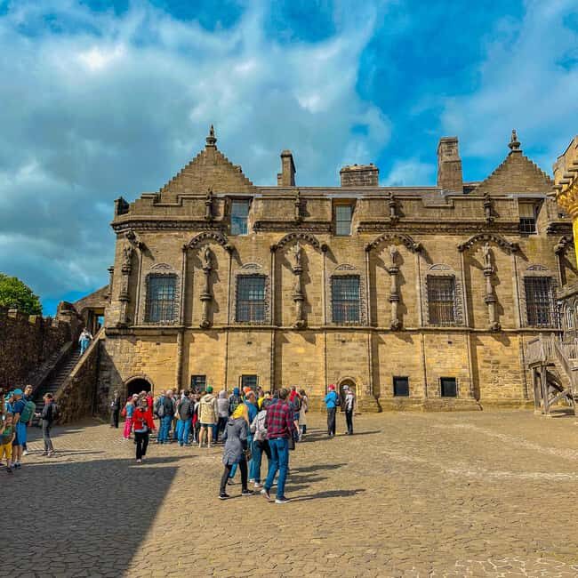 From Greenock: The Kelpies, Stirling Castle, and Loch Lomond - Key Points