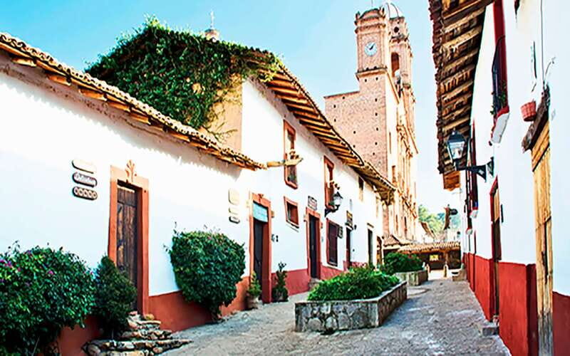 From Guadalajara: Tapalpa and Attaco Private Tour - Lunch and Free Time: Picking the Perfect Spot