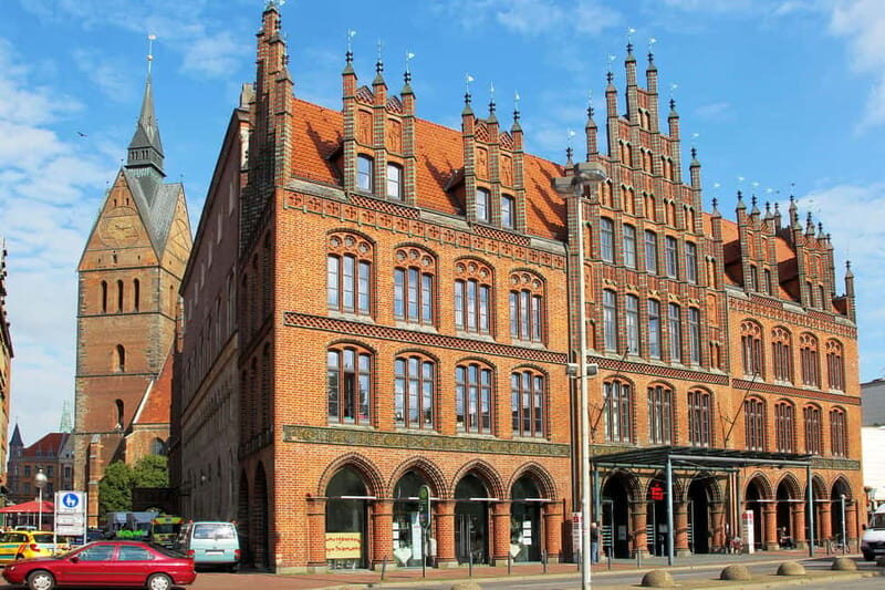 From Hamburg: Private Guided Day Trip to Hanover - An In-Depth Look at the Hannover Day Trip