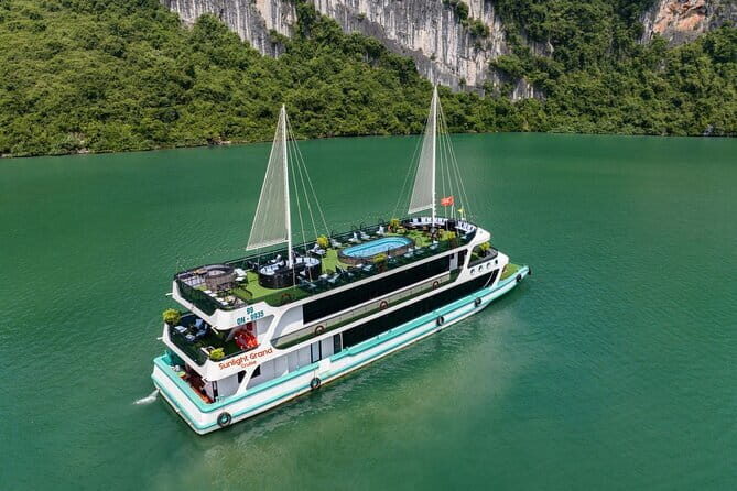 From Hanoi: 1-Day Halong 5-Star Cruises with Big & Small Groups - Guide and Service Quality
