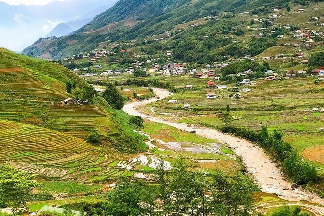 From Hanoi: 2-Day Sa Pa Homestay Trekking Tour by Cabin Bus - The Journey Begins – From Hanoi to Sapa