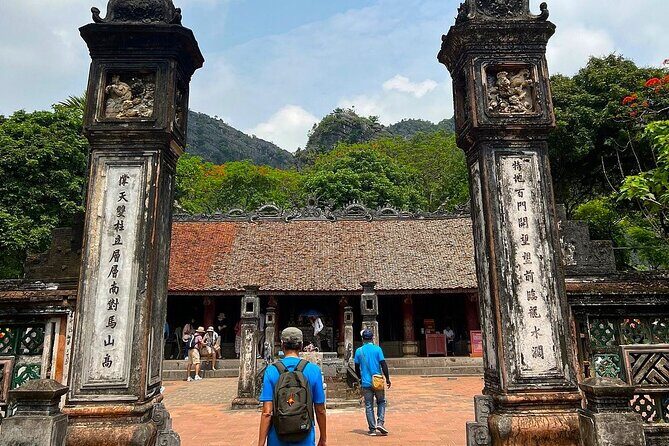 From Hanoi: Discover Hoa Lu, Tam Coc & Mua Caves Deluxe Tour - Who Should Consider This Tour?