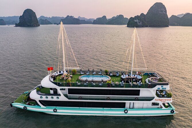 FROM HANOI: Halong Bay Day Tour 6 Hour Cruises, Limousine Bus - Returning to Hanoi