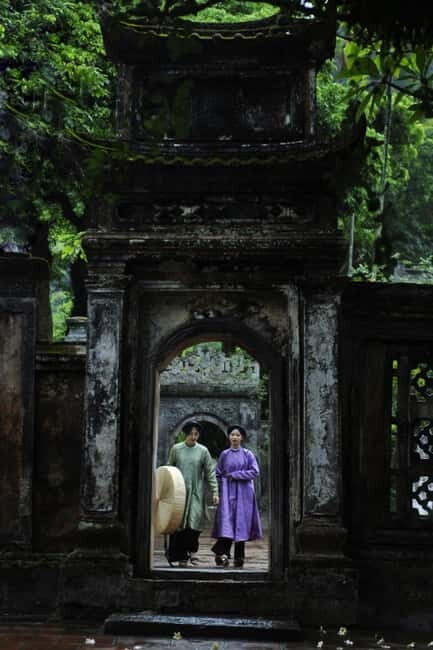 From Hanoi: Hoa Lu, Tam Coc/Trang An, Mua Cave Day Trip - Navigating the Limestone Landscape: Tam Coc or Trang An