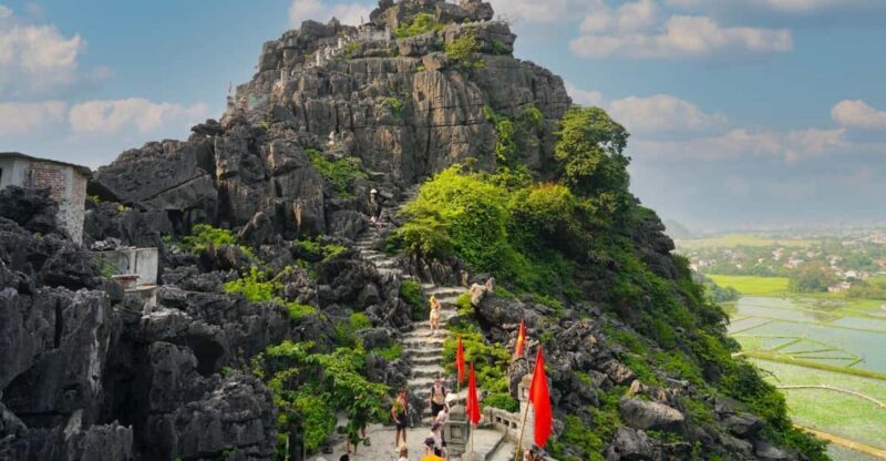 From Hanoi: Hoa Lu-Trang An-Mua Cave/Limousine Bus/Buffet - Who Will Love This Tour?