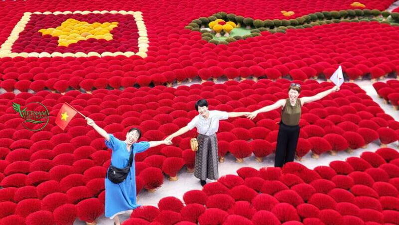 From Hanoi: Incense village & train street or Silk village - Key Points