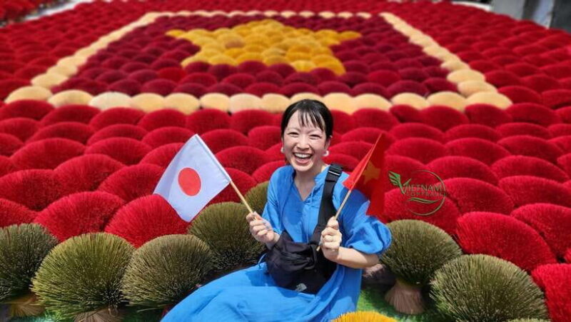 From Hanoi: Incense village & train street or Silk village - FAQ