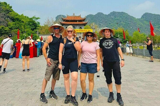 From Hanoi: Mua Caves, Local Family, Tam Coc, Hoa Lu Private Tour - A comprehensive look at the Ninh Binh private tour