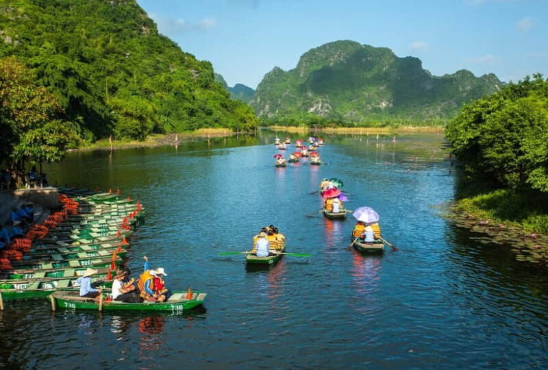 From Hanoi: Ninh Binh Boat Ride, Mua Cave Hike, Temple Visit - Transportation and Group Sizes