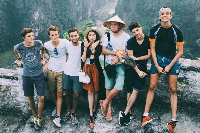 From Hanoi: Tam Coc, Hoa Lu and Mua Caves Full-Day Trip - Climbing Mua Cave: The Ultimate Viewpoint
