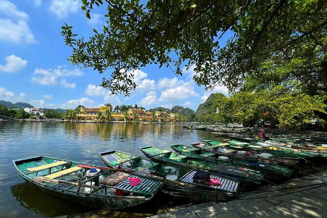 From Hanoi to Ninh Binh Daily Tour with Lunch, Biking, Boat Trip - An In-Depth Look at the Tour Experience