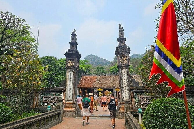From Hanoi to Ninh Binh: Hoa Lu, Tam Coc, Mua Cave Via Boat, Bike - Getting to Know the Full-Day Ninh Binh Tour