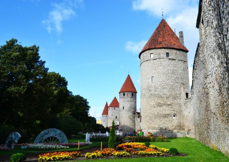 From Helsinki: Tallinn with Round-Trip Ferry & Guided Tour - Exploring Tallinn from Helsinki: A Well-Balanced Day Trip