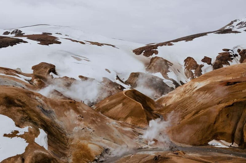 From Highland Base: Hike to the geothermal gem Hverabotn - Key Points