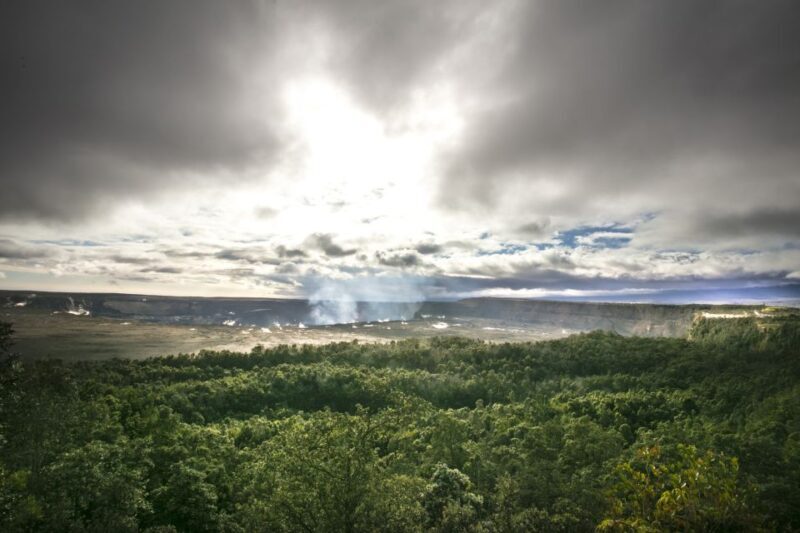 From Hilo: Kilauea Lava Flow Tour with Lunch and Dinner - Key Points