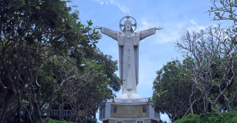 From Ho Chi Minh city: Vung Tau Beach Private Day Tour - Iconic Jesus Christ Statue: Climbing for Views