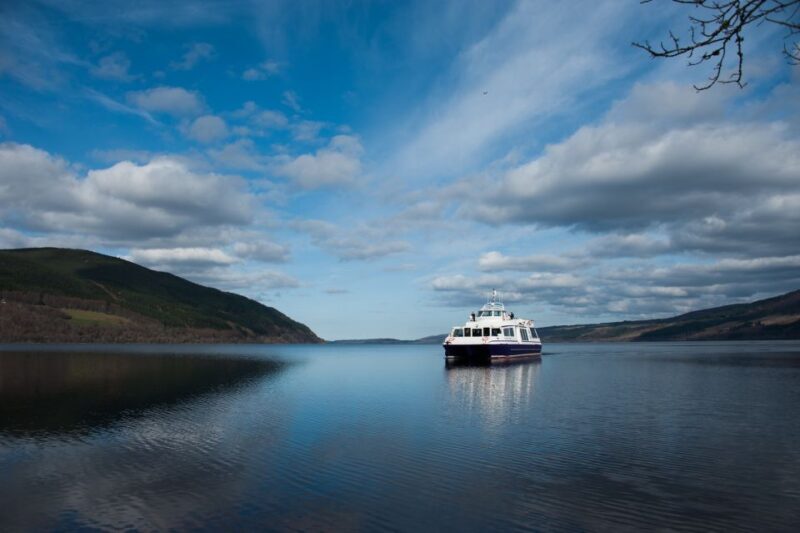 From Inverness: Loch Ness Cruise and Urquhart Castle - An In-Depth Look at the Tour Experience
