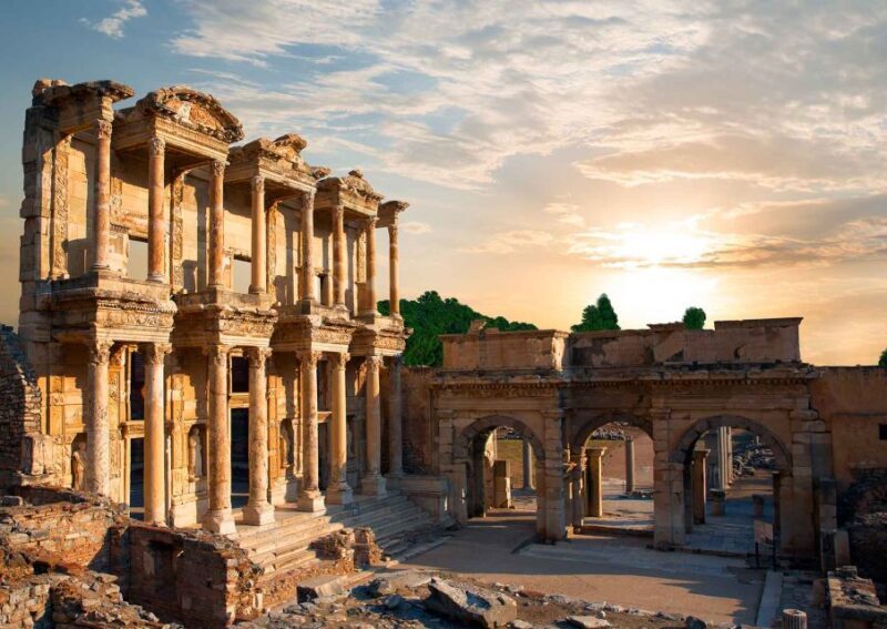 From Izmir: Ephesus Guided Day Trip with Transfer & Lunch - Exploring the Ephesus Day Trip from Izmir: A Detailed Look at an Iconic Adventure