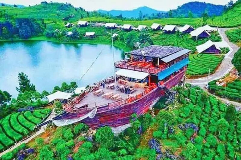 From Jakarta : White Crater , Pinisi Lake , Tea Plantation - The Sum Up