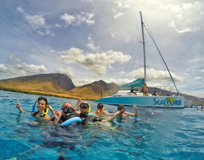 From Kaanapali: Afternoon West Maui Snorkeling w/ Drinks - The Food, Drinks, and Atmosphere