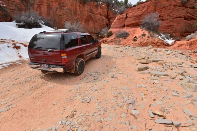 From Kanab: 3-Hour Peek-a-Boo Slot Canyon Hiking/Photo Tour - Why Travelers Love This Experience