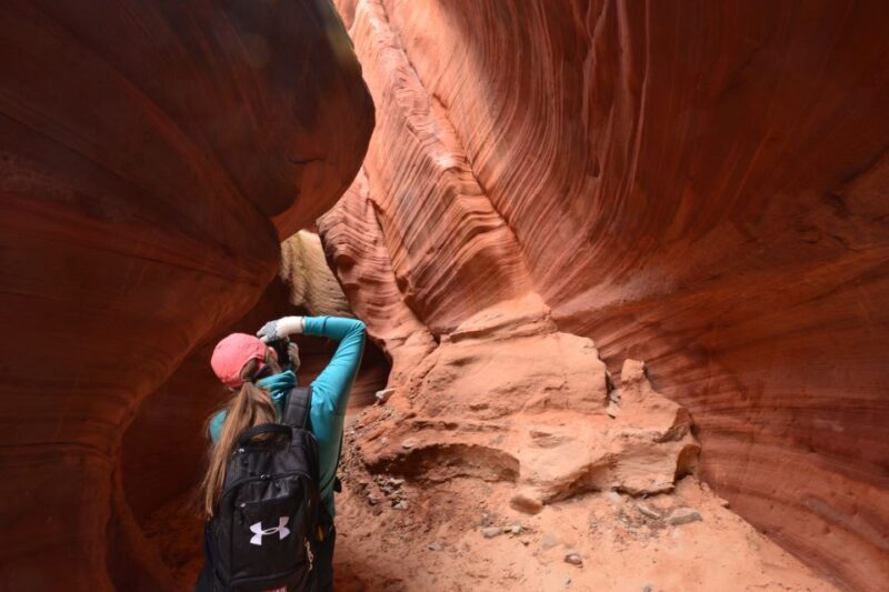 From Kanab: 3-Hour Peek-a-Boo Slot Canyon Hiking Tour - Introduction to the Peek-a-Boo Slot Canyon Tour